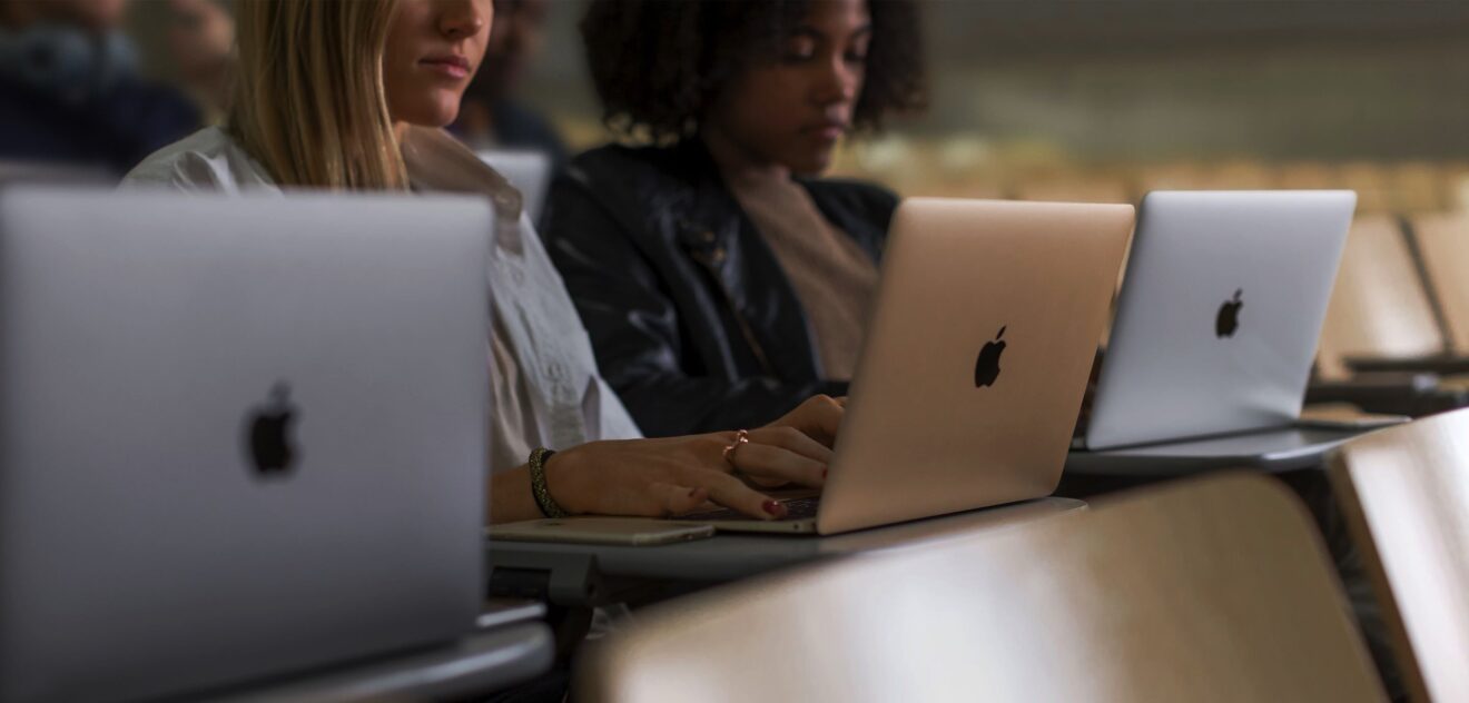 On This Day: Apple Unveiled The First Modern Laptop in 1991