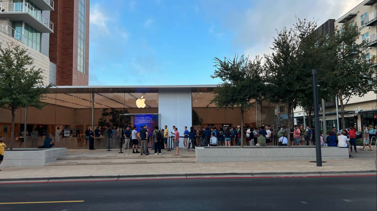 iPhone 15, iPhone 15 Pro, Apple Watch Series 9, and Apple Watch Ultra 2 ...