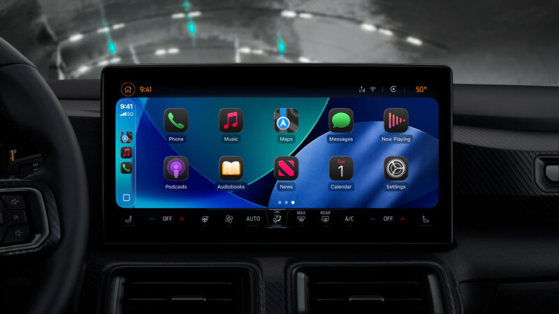Ford CFO Confirms: Apple CarPlay Is Here to Stay