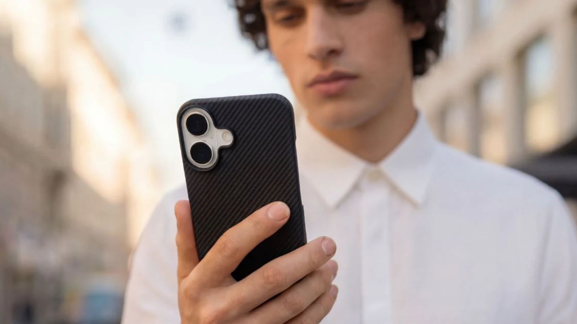 Apple iPhone 17 Case Alternative If You’re a Smart Tech Lover